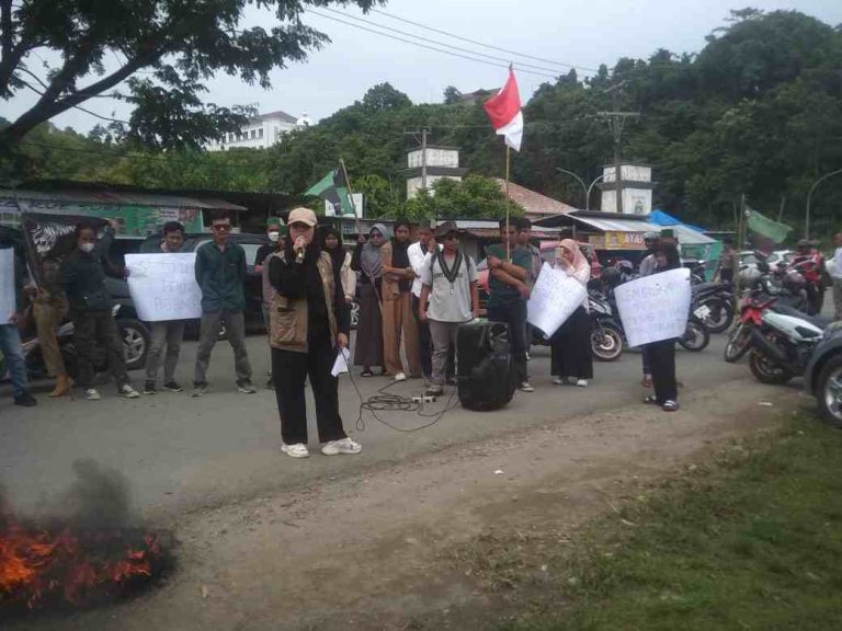 Parah! HMI Demo Kemenag Sulbar. Ternyata Ini Masalahnya – 50detik